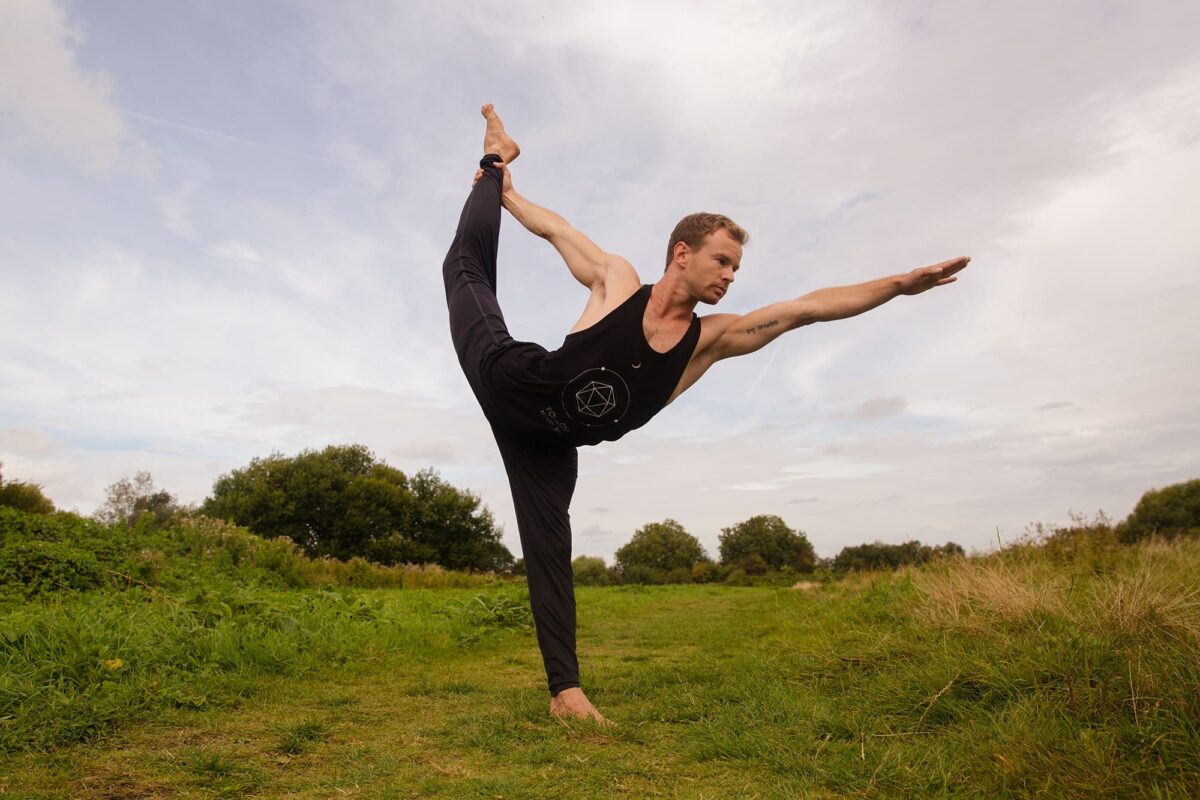 6 Dancer Pose Variations & their benefits for Every Level