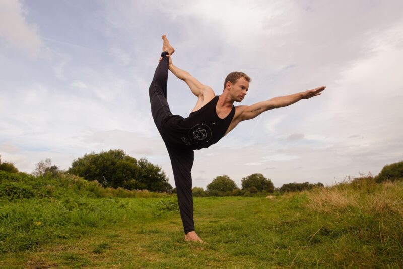 6 Dancer Pose Variations & their benefits for Every Level